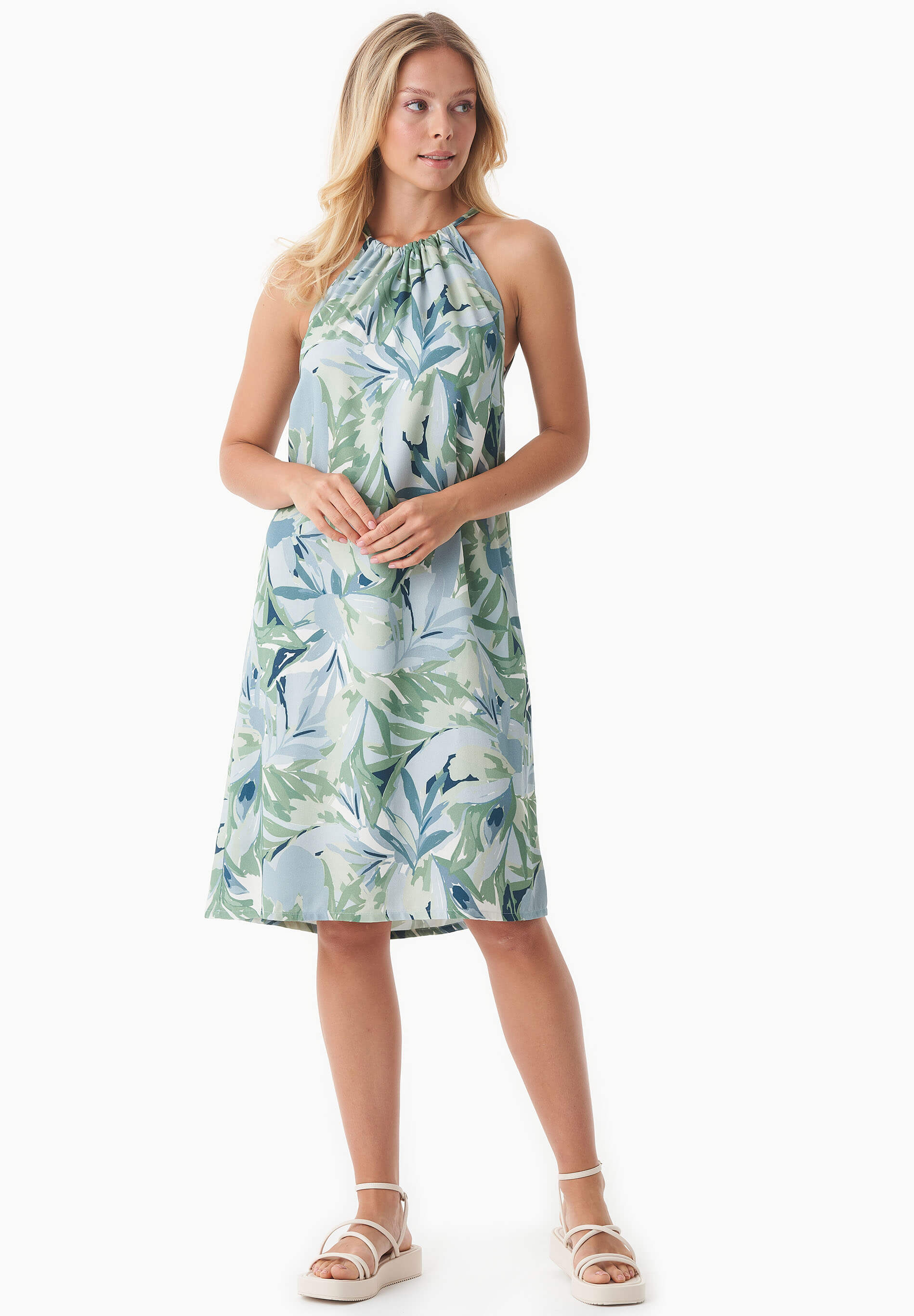 Neckholder-Kleid aus LENZING™ ECOVERO™ mit Blattmuster | Nachhaltige Mode
